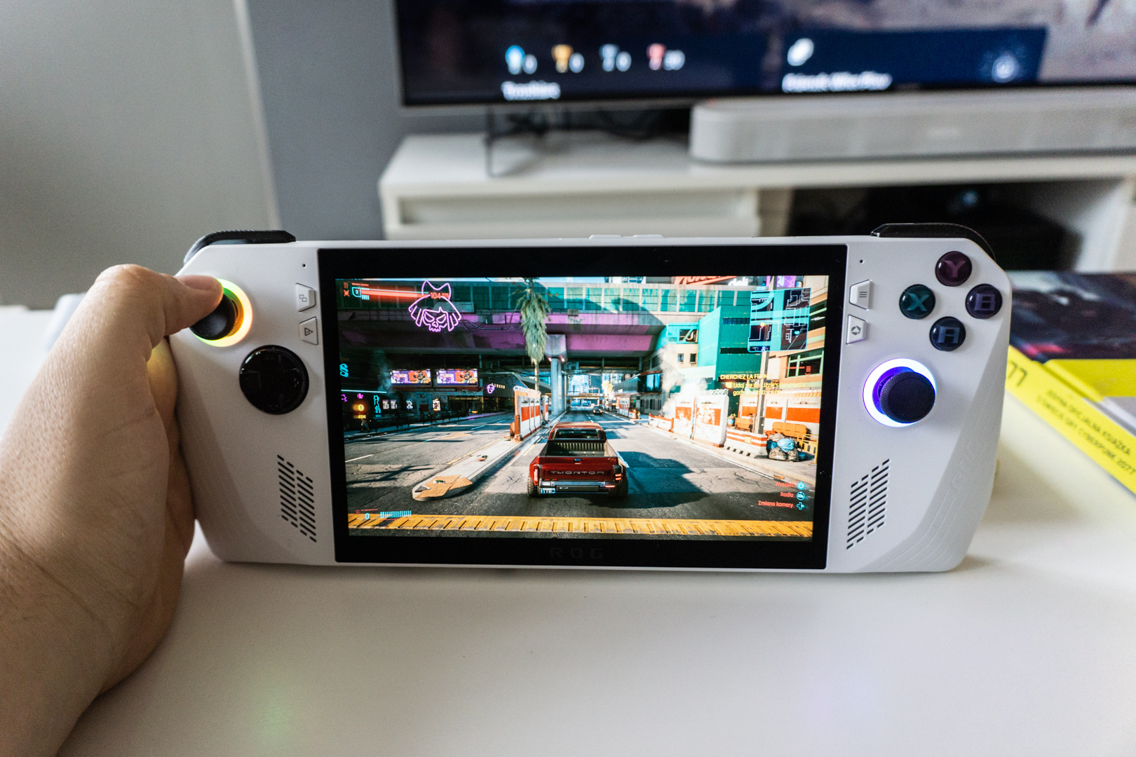 Gram w Cyberpunk 2077 na ASUS ROG Ally i chętnie o tym opowiem Gram w Cyberpunk 2077 na ASUS ROG Ally i chętnie o tym opowiem