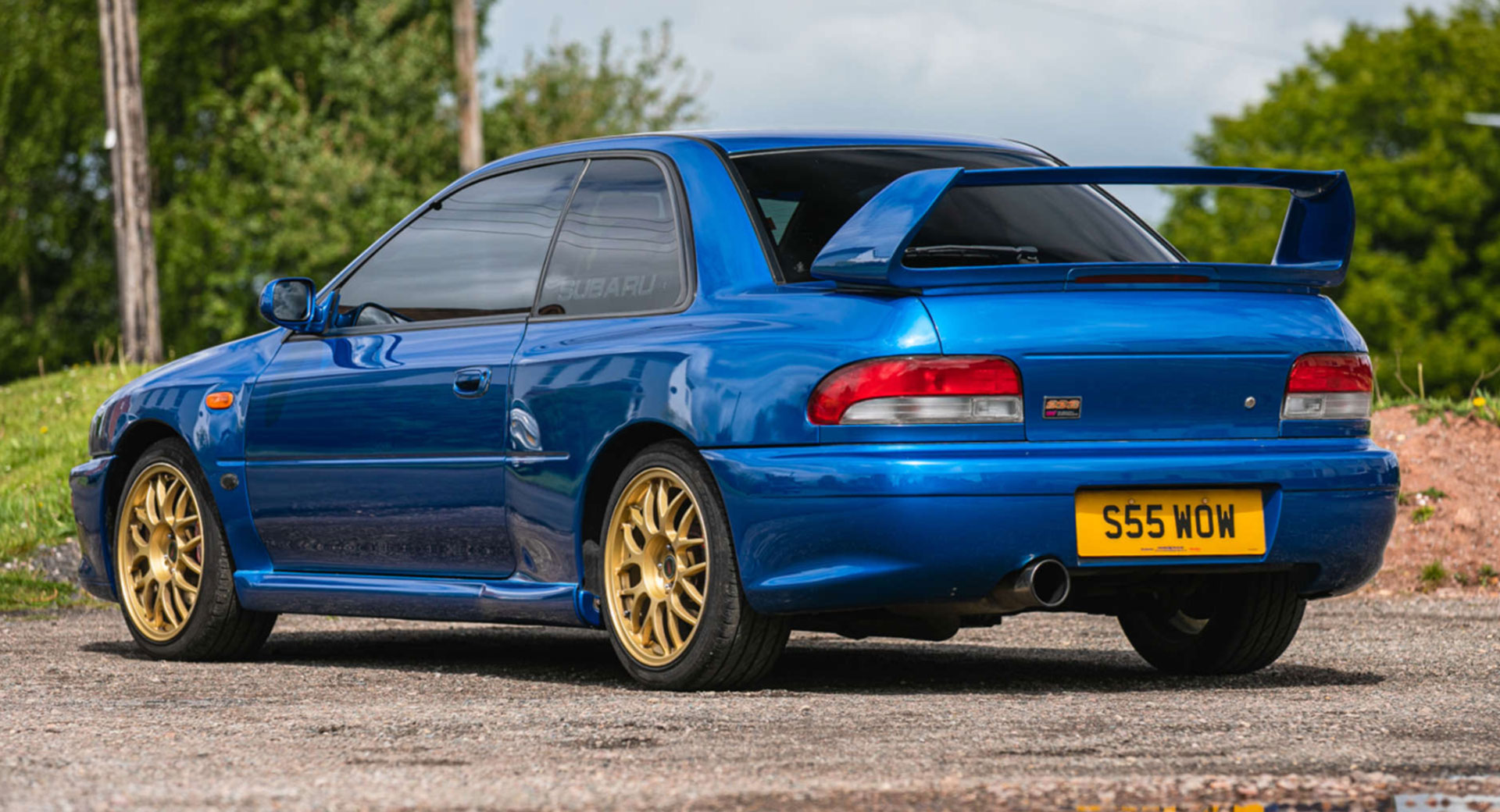 Kultowe i super rzadkie Subaru Impreza 22B STi na sprzedaż. Ma niski ...