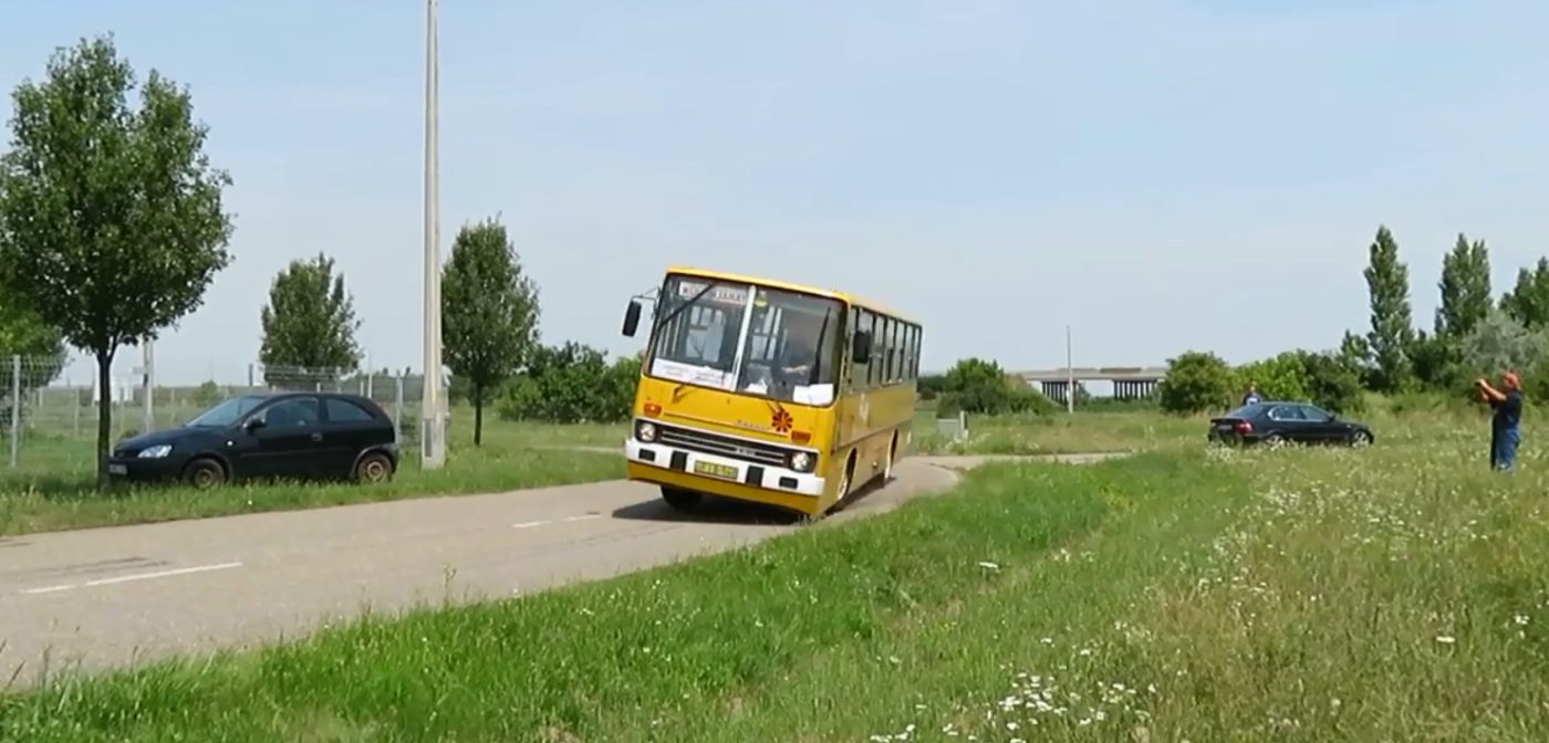 Najmocniejszy autobus na świecie? Pokazał taki drift, że chłopakom z ...