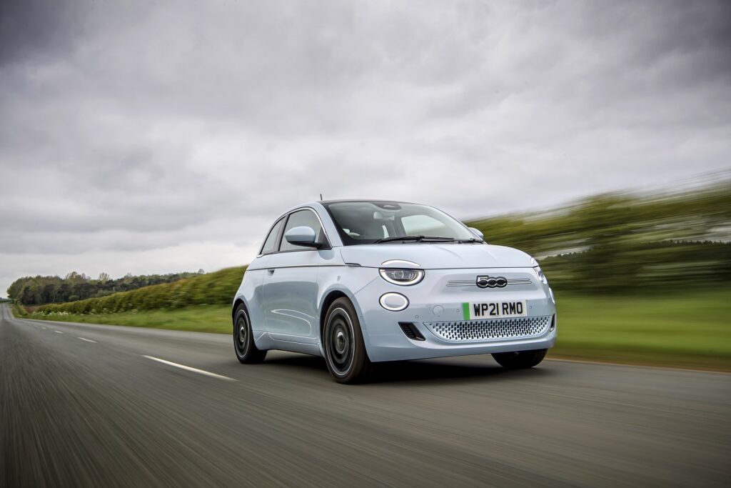 Nowy Fiat 500 z drugim tytułem „Najlepszy Mały Samochód Elektryczny”
