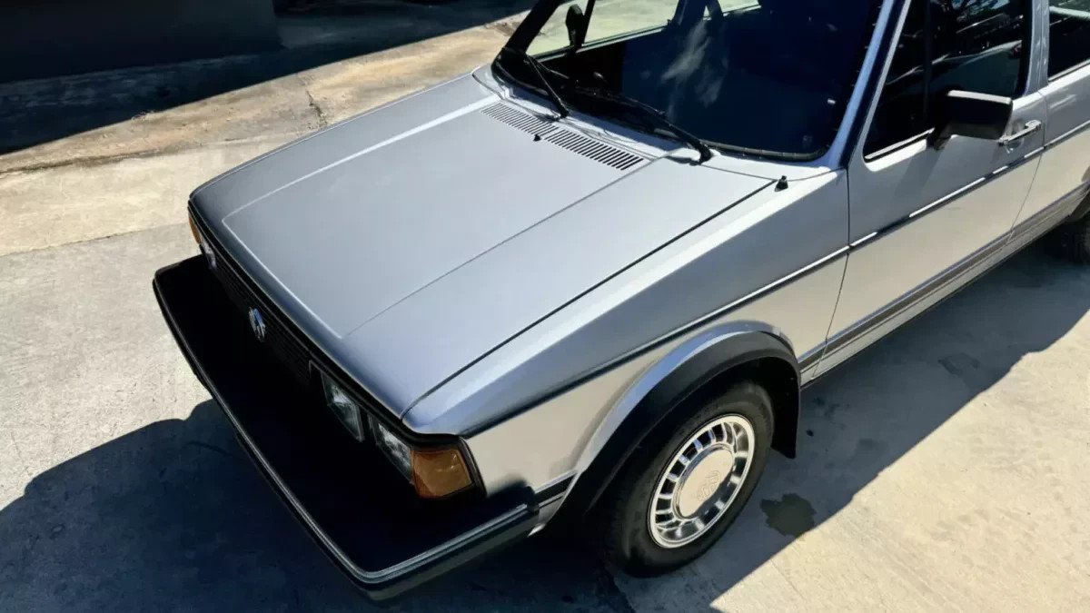 Piękny Volkswagen z 1981 r. z przebiegiem 7000 km na sprzedaż. Wygląda ...