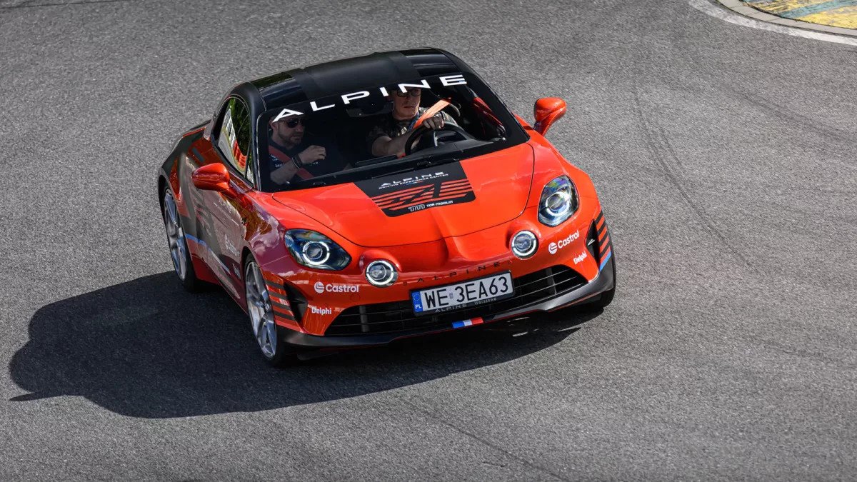 Sebastien Loeb sprzedał mi Alpine A110. Tajniki władania tą maszyną ...