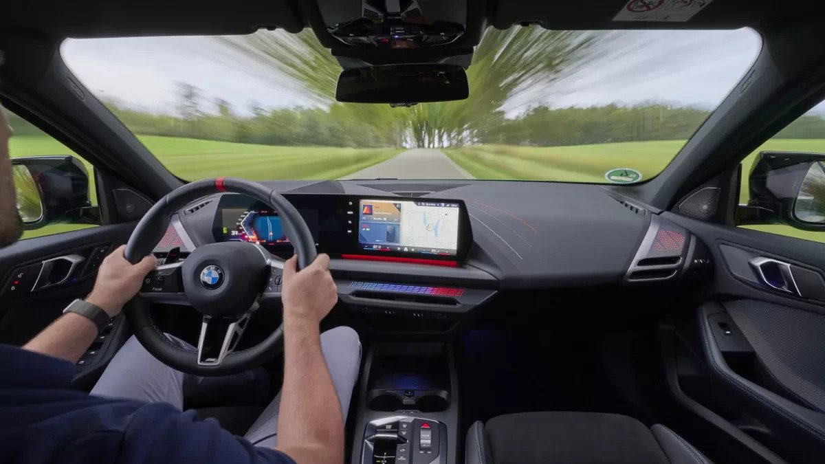 Najtańsze, nowe BMW z salonu kosztuje w Polsce nawet 120 900 zł. Bieda ...