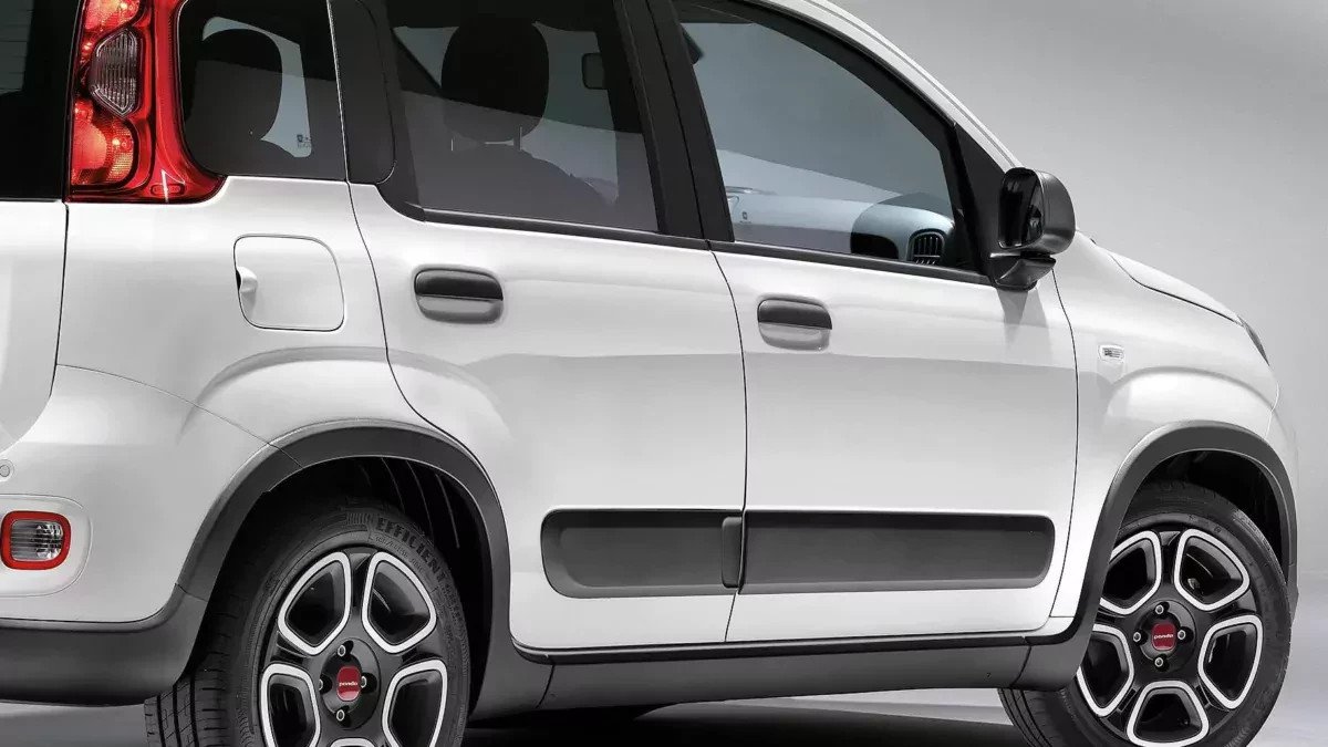 Fiat ceną 59 900 zł sprawia, że Polacy zapominają o salonach Dacii ...