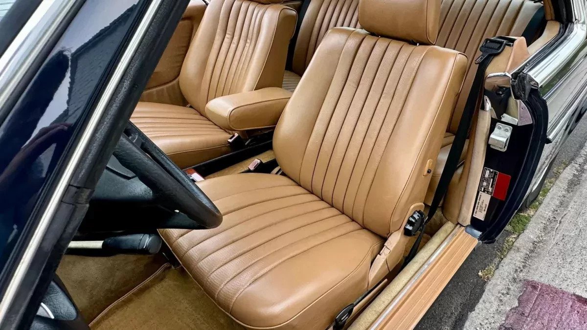 Nieśmiertelny Mercedes z 3-litrowym Dieslem na sprzedaż. Ma niski ...