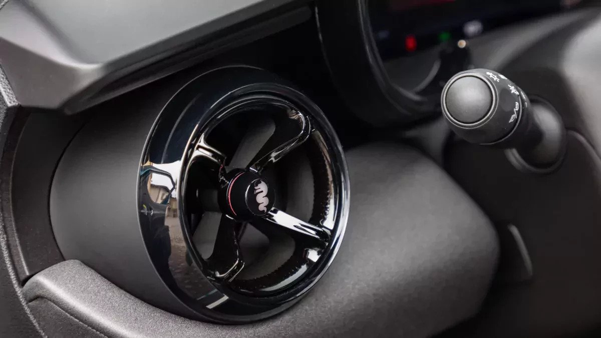 Piękniejszy niż Lexus LBX SUV robi niespodziankę Japończykom. Proponuje ...