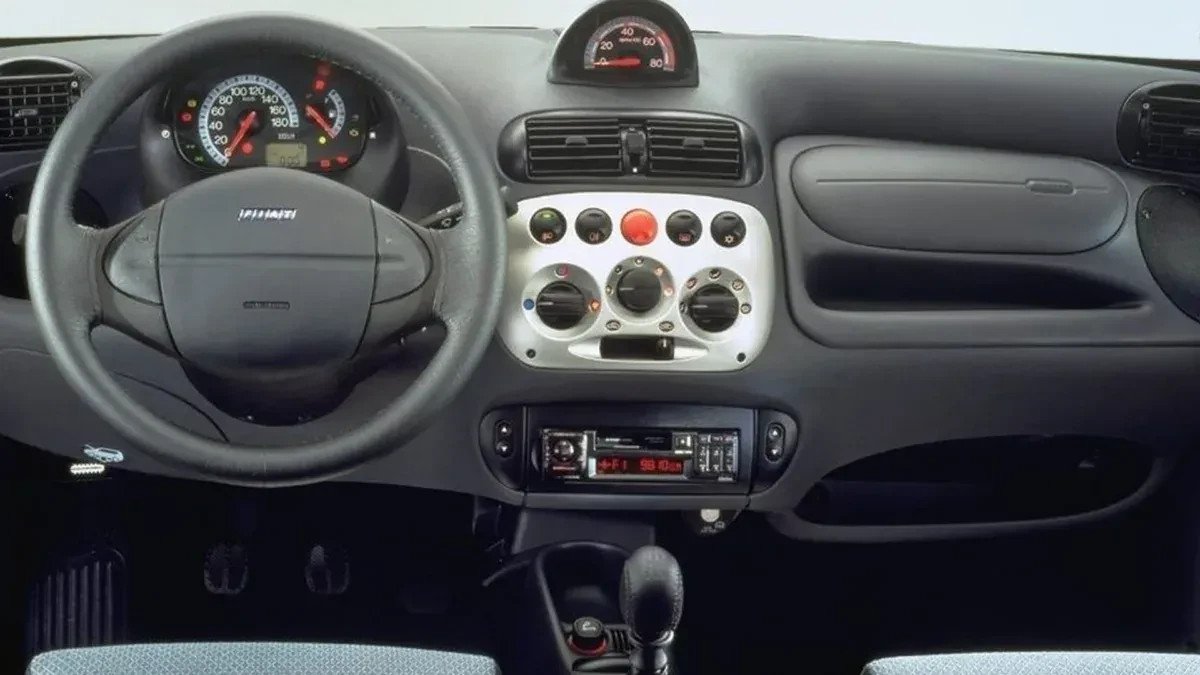1500 zł i ten Fiat jest twój. Nikt do końca nie rozumie, jakim cudem ...